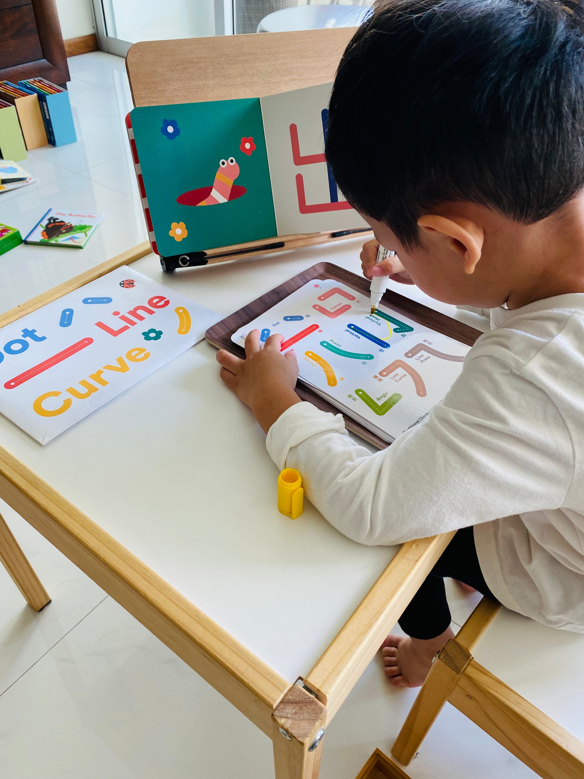 The Little Learner Bundle 觸感中文寫字組合全入手 – Mr Little Feet 小腳先生一步步